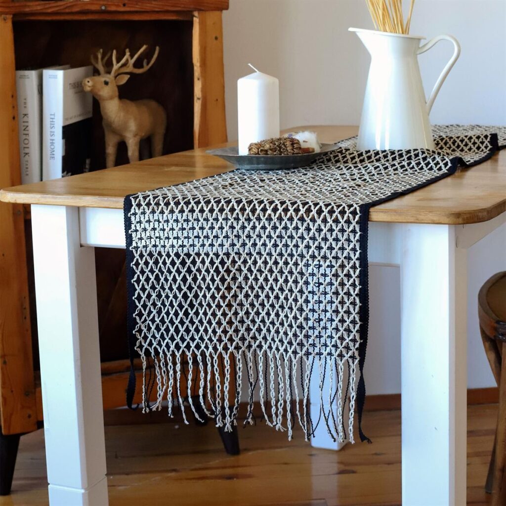 Runner Masa Örtüsü Ham Pamuk Örme Dantel Saçaklı Spider Siyah Beyaz ...